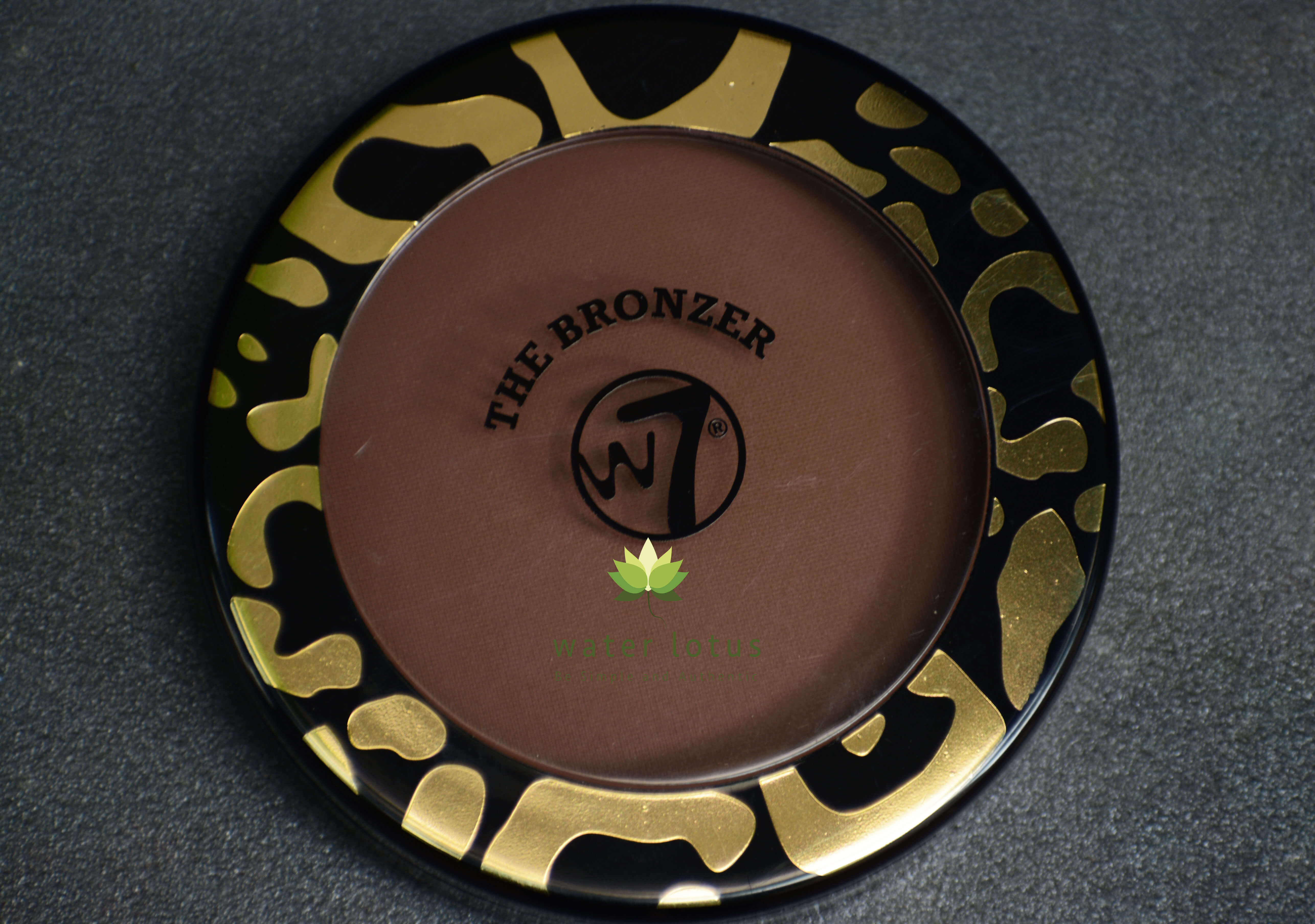 W7 THE BRONZER MATTE COMPACT BRONZING POWDER - Water Lotus